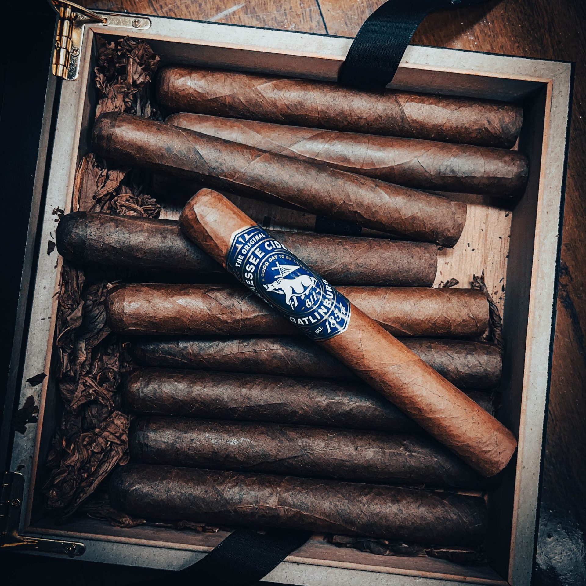 Foil stamped cigar bands and printed cigar wraps - Corcoran Printing